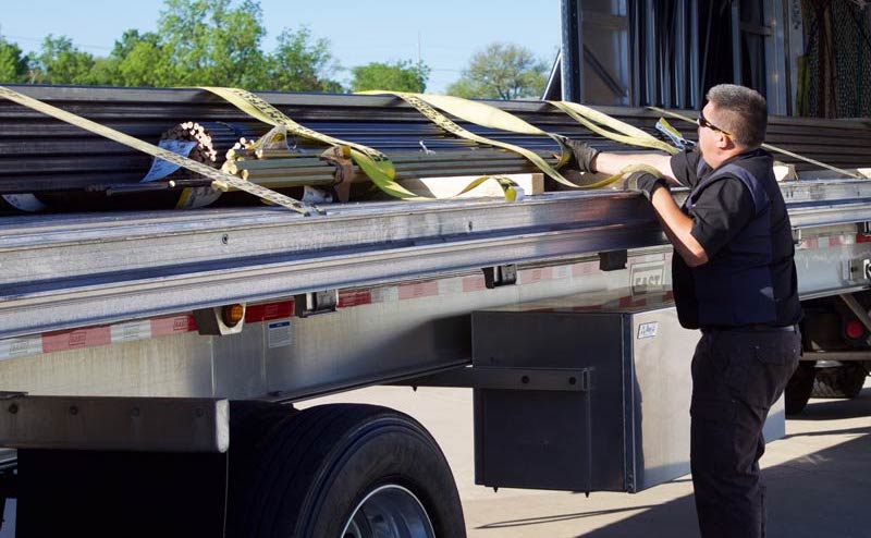 Flatbed Safety Tips All Truck Drivers Should Know - TanTara
